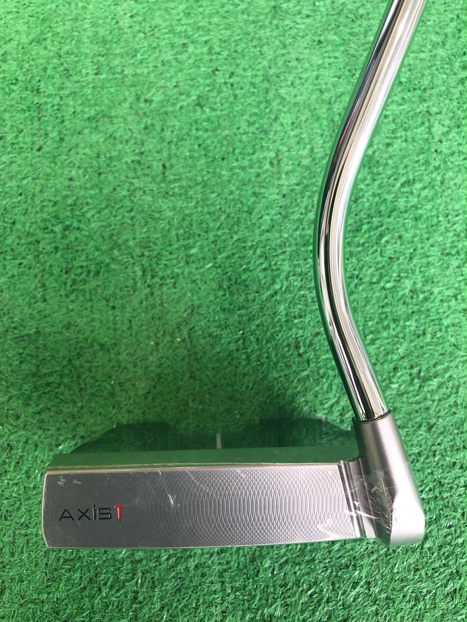 Axis1 Putter | 新潟市の屋内ゴルフ・ゴルフスクール - リバイブ｜Revive